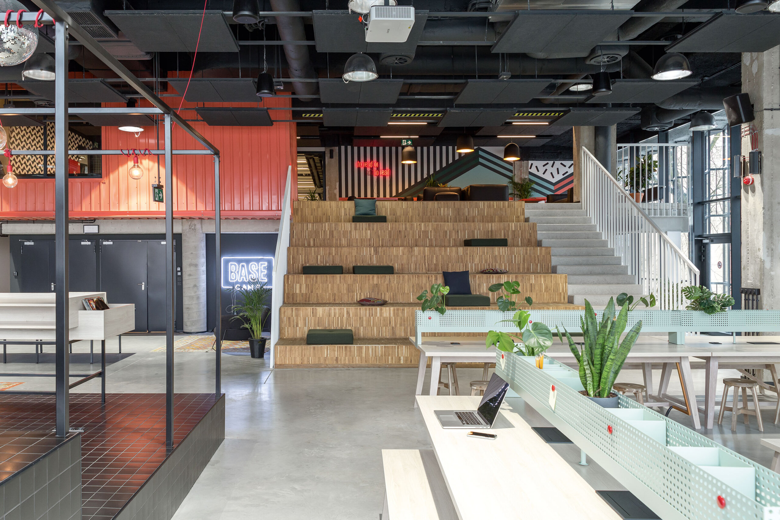 BaseCamp Lodz One | Studio Aisslinger