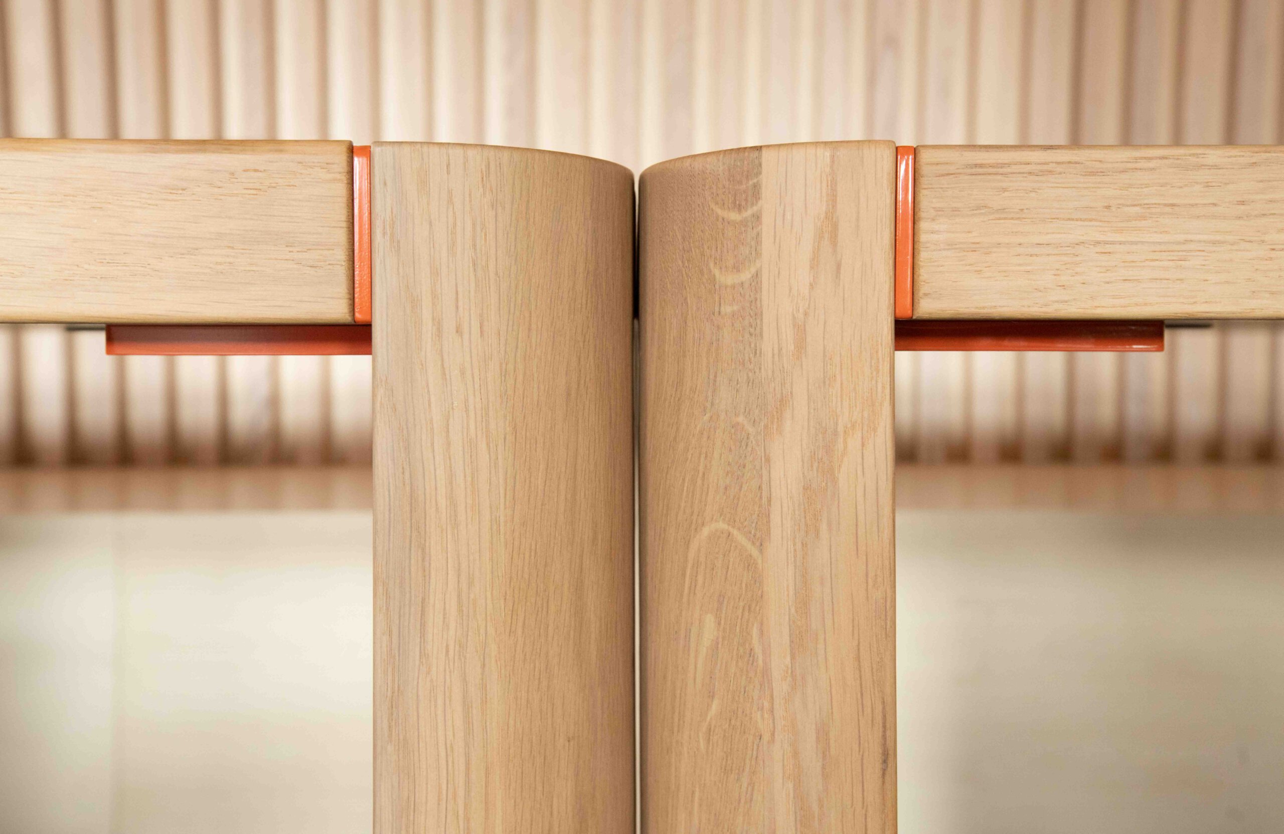 Thonet Table 1140 | Studio Aisslinger