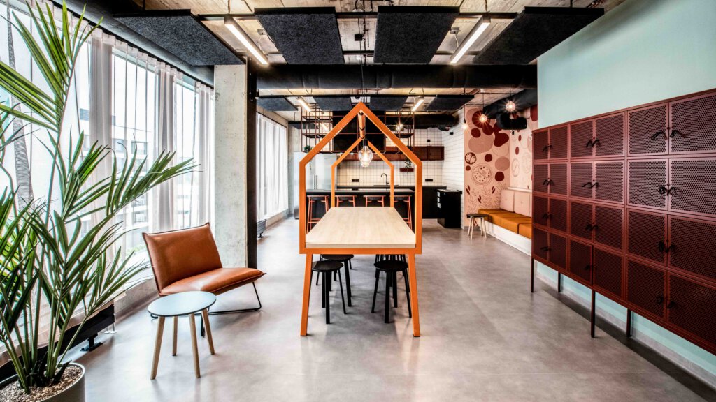 BaseCamp Lodz Two | Studio Aisslinger