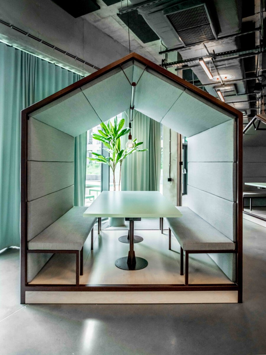 BaseCamp Lodz Two | Studio Aisslinger