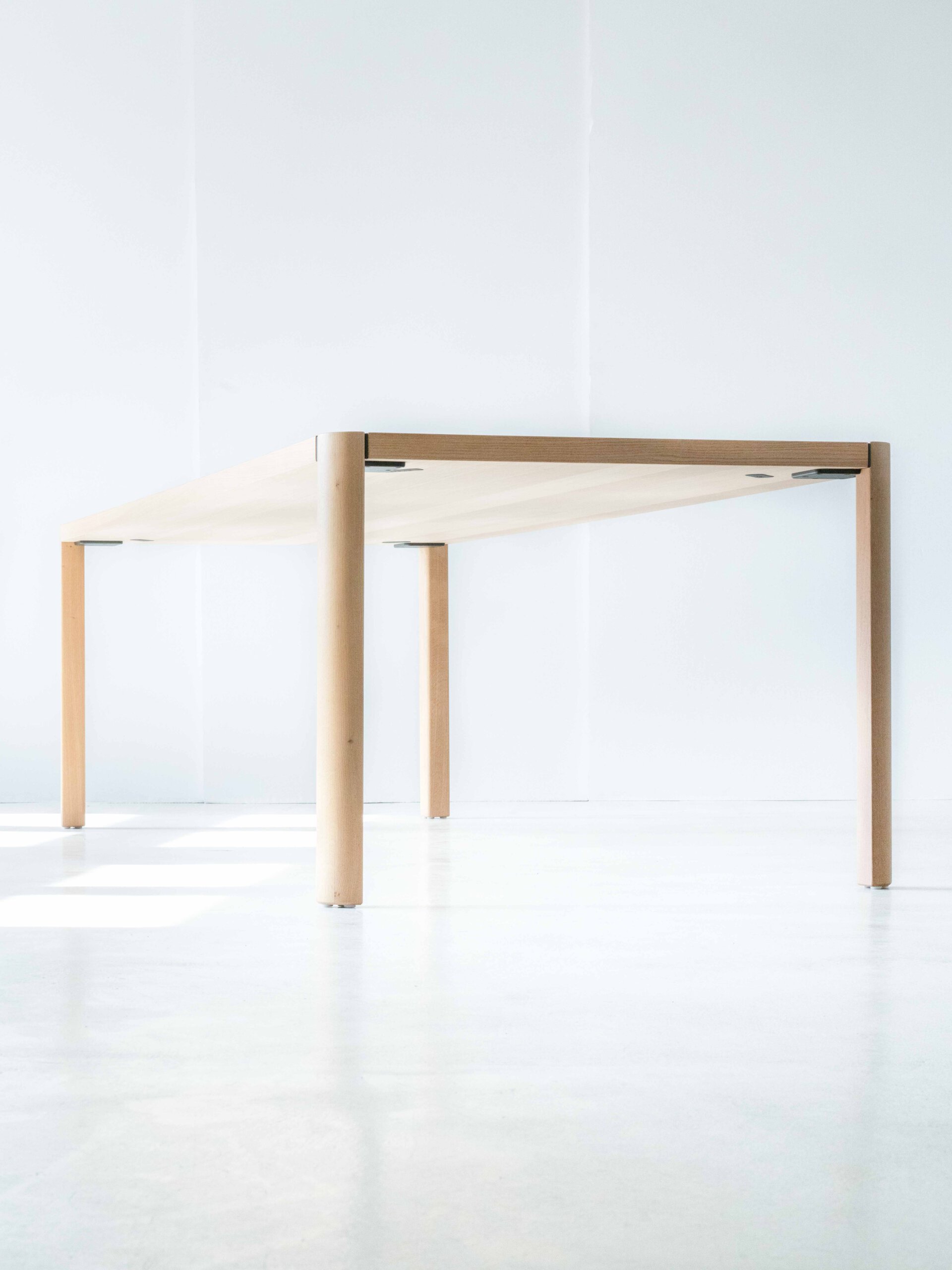 Thonet Table 1140 | Studio Aisslinger